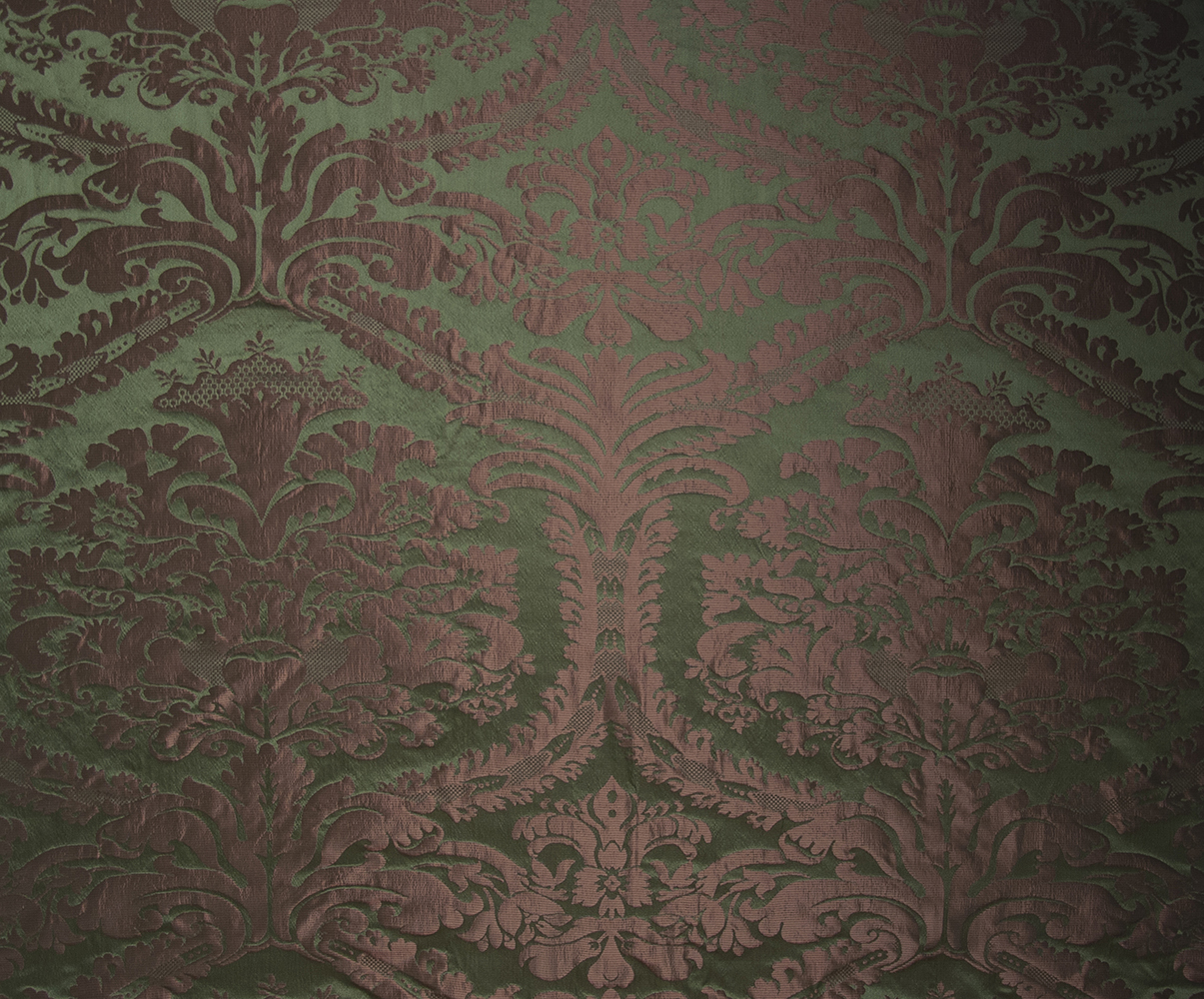 Luigi Bevilacqua, the only Italian manufacturer of “soprarizzo” velvet ...