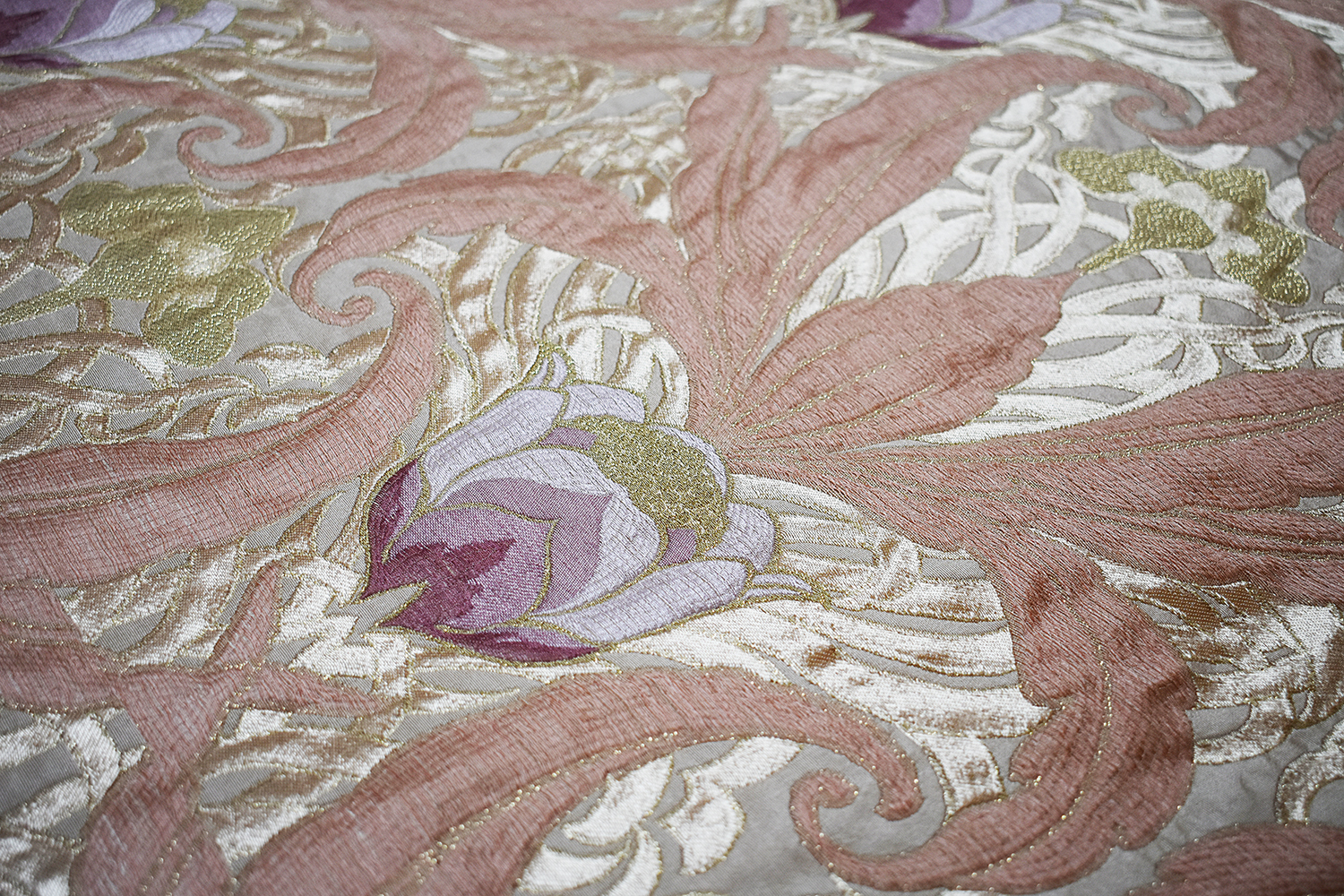 Luigi Bevilacqua, the only Italian manufacturer of “soprarizzo” velvet ...