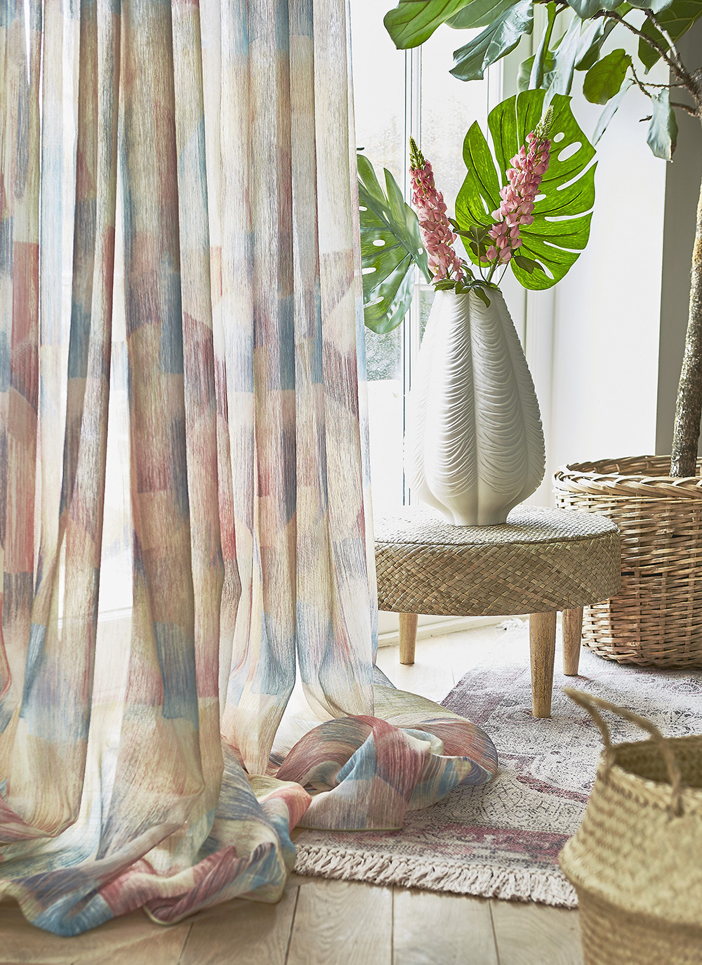 Prestigious Textiles presents its collections in the colors of summer ...